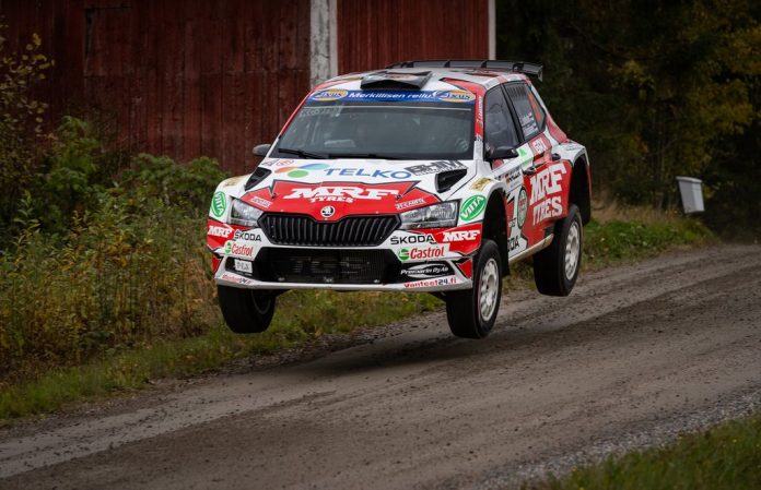 Emil Lindholm Kokkolan SM-rallin kärjessä avauspäivän jälkeen ...