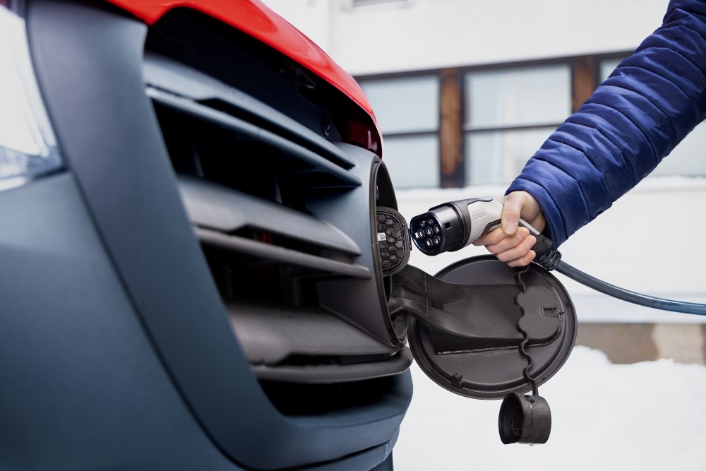 Neste tarjoaa yrityksille sähköautojen latauspalvelua - Autotoday