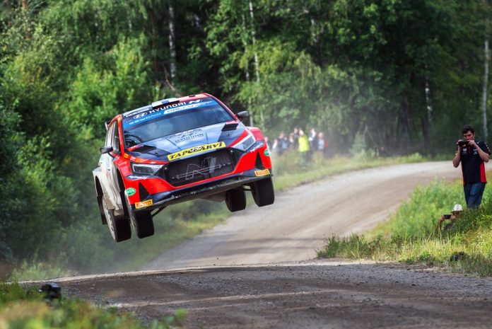 WRC: Emil Lindholm joutui keskeyttämään Jyväskylässä - Autotoday