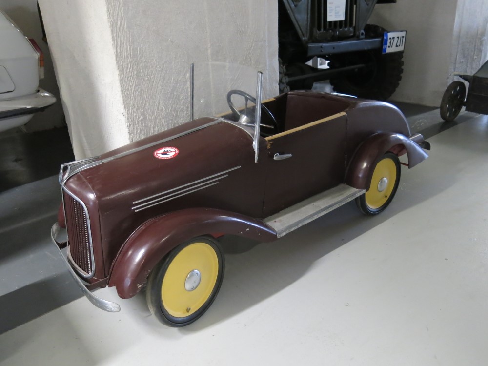 Päivän kuva: Tyylikäs polkuauto - Autotoday