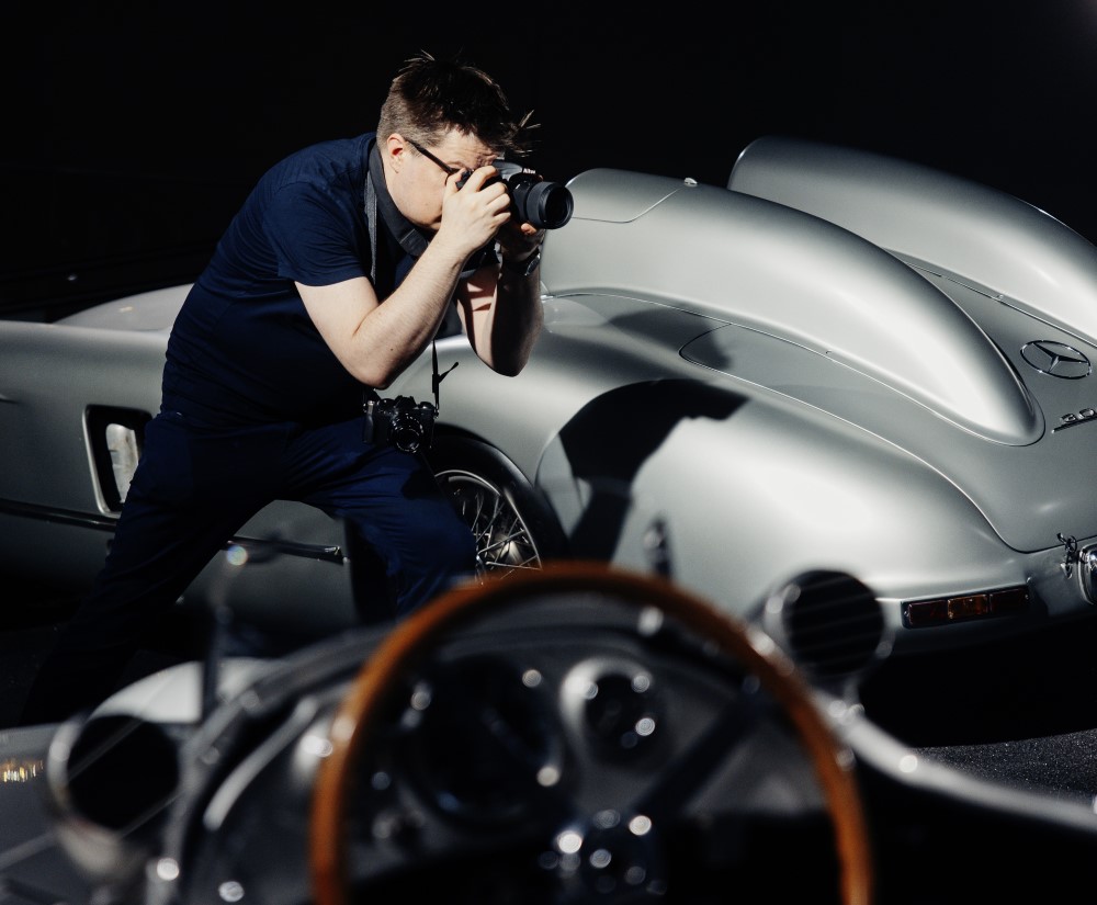 Mercedes-Benz ja tekoälytaiteilija Roope Rainisto yhteistyöhön - Autotoday