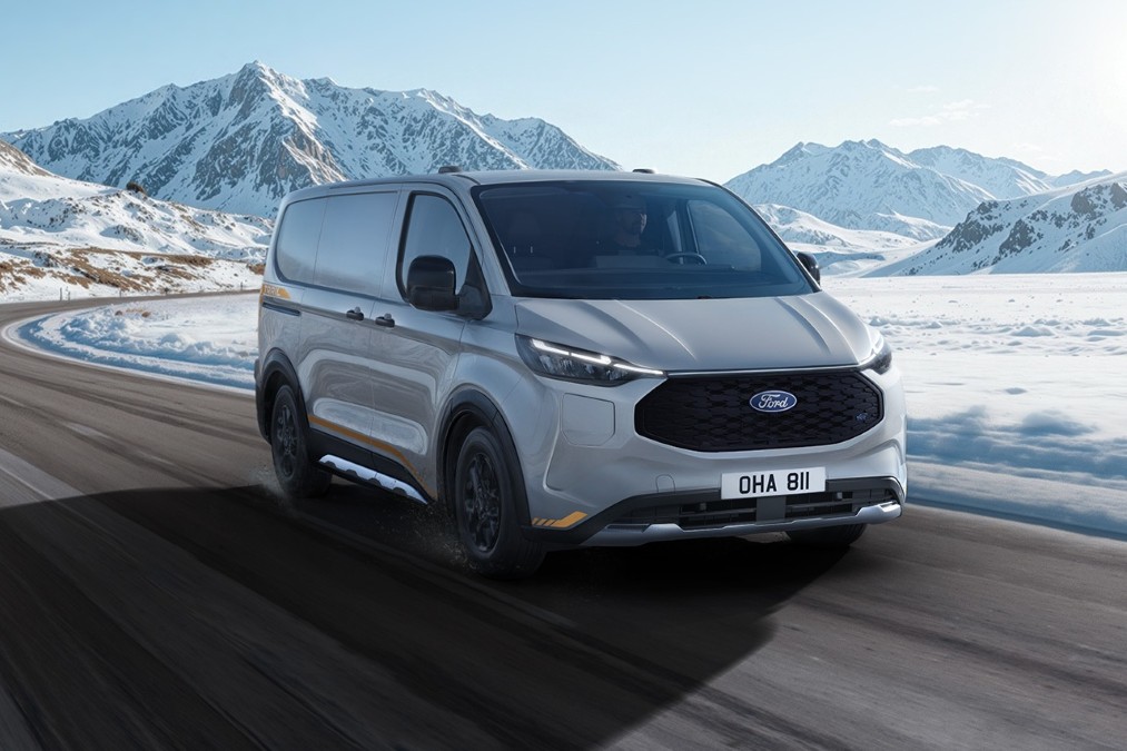 Ford tuo markkinoille E-Transit Custom AWD -nelivetomallin - Autotoday